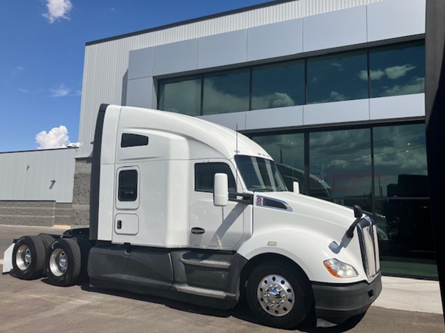 2017 Kenworth T680 - kenworth sales co