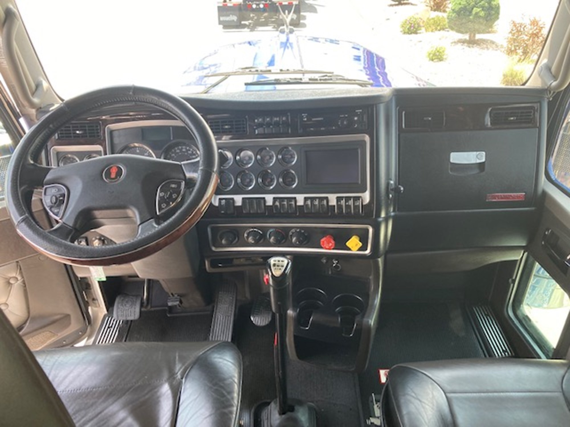 Kenworth W900 Interior