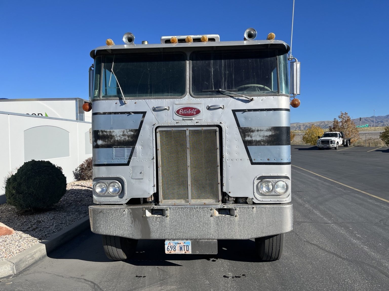 1976 Peterbilt 352 - kenworth sales co