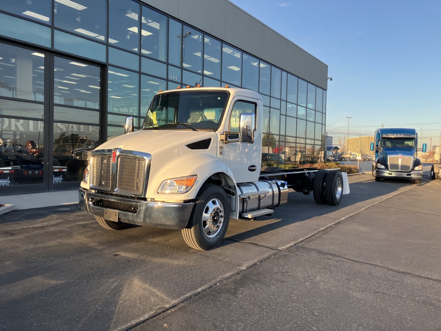 2025 Kenworth T280 for Sale | SM185100 - kenworth sales co